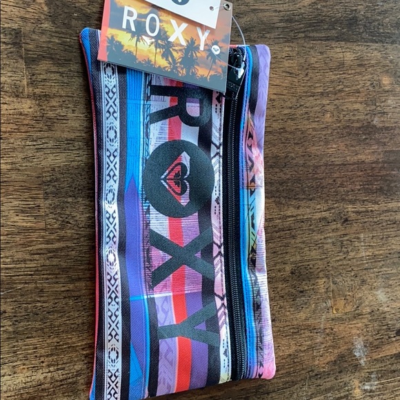 Roxy | Bags | Roxy Makeup Bag | Poshmark